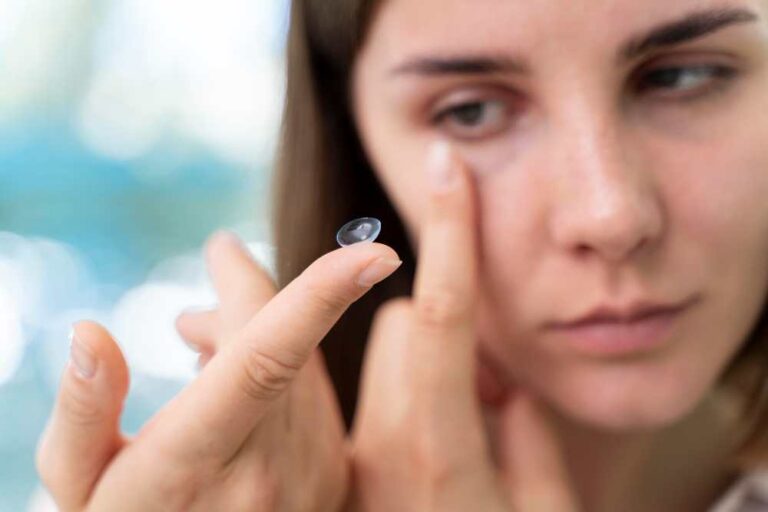 Why Are My Contacts Blurry? 7 Common Reasons Explained
